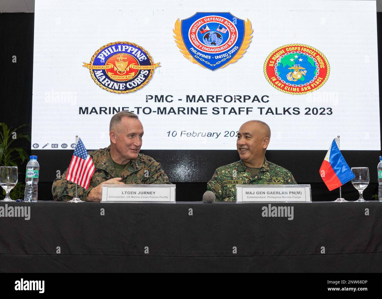 U.S. Marine Corps Lt. Gen. William M. Jurney, left, commander, U.S. Marine Corps Forces, Pacific ...