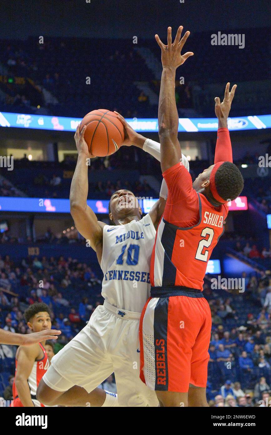 Middle Tennessee Blue Raiders guard Jayce Johnson (10) shoots against ...