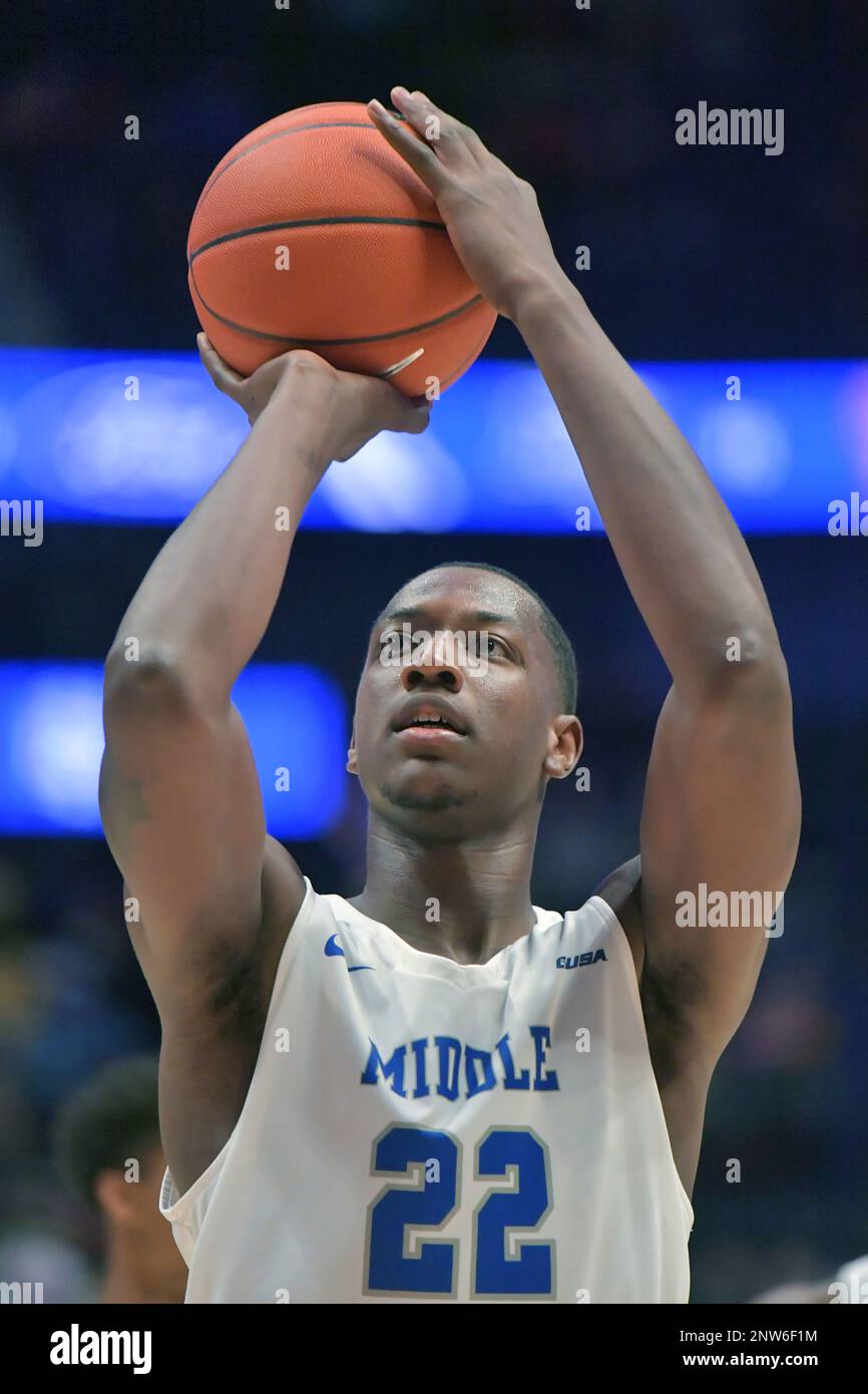 Middle Tennessee Blue Raiders forward Reggie Scurry (22) shoots a free ...