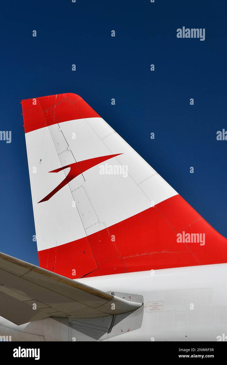 Austrian Airlines, Aircraft, rear, empennage, elevator, rudder, wing ...