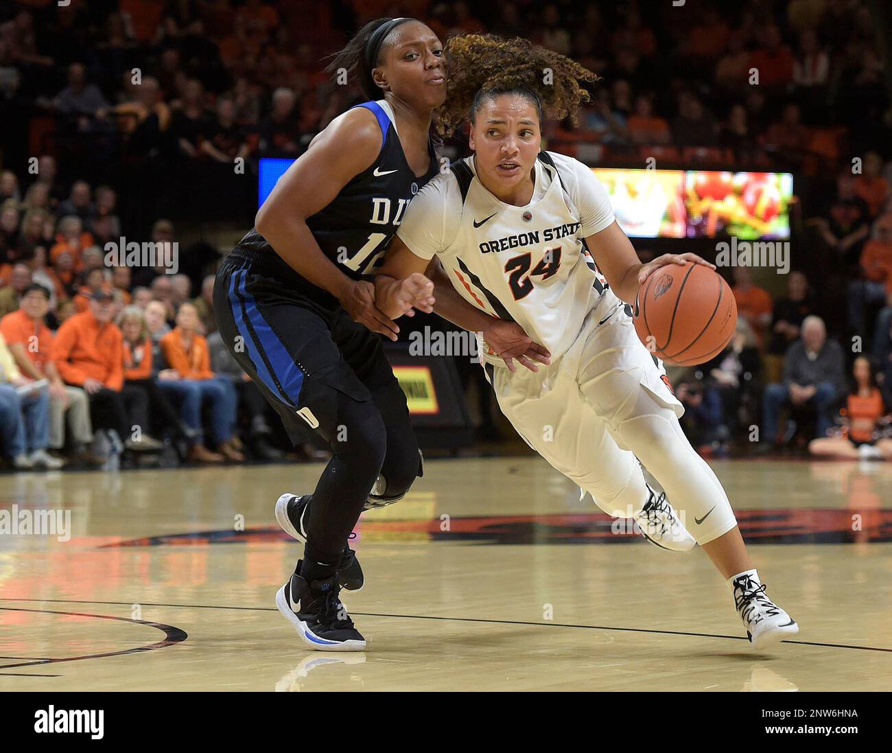 Oregon State guard Destiny Slocum (24) drives around Duke's Mikayla ...