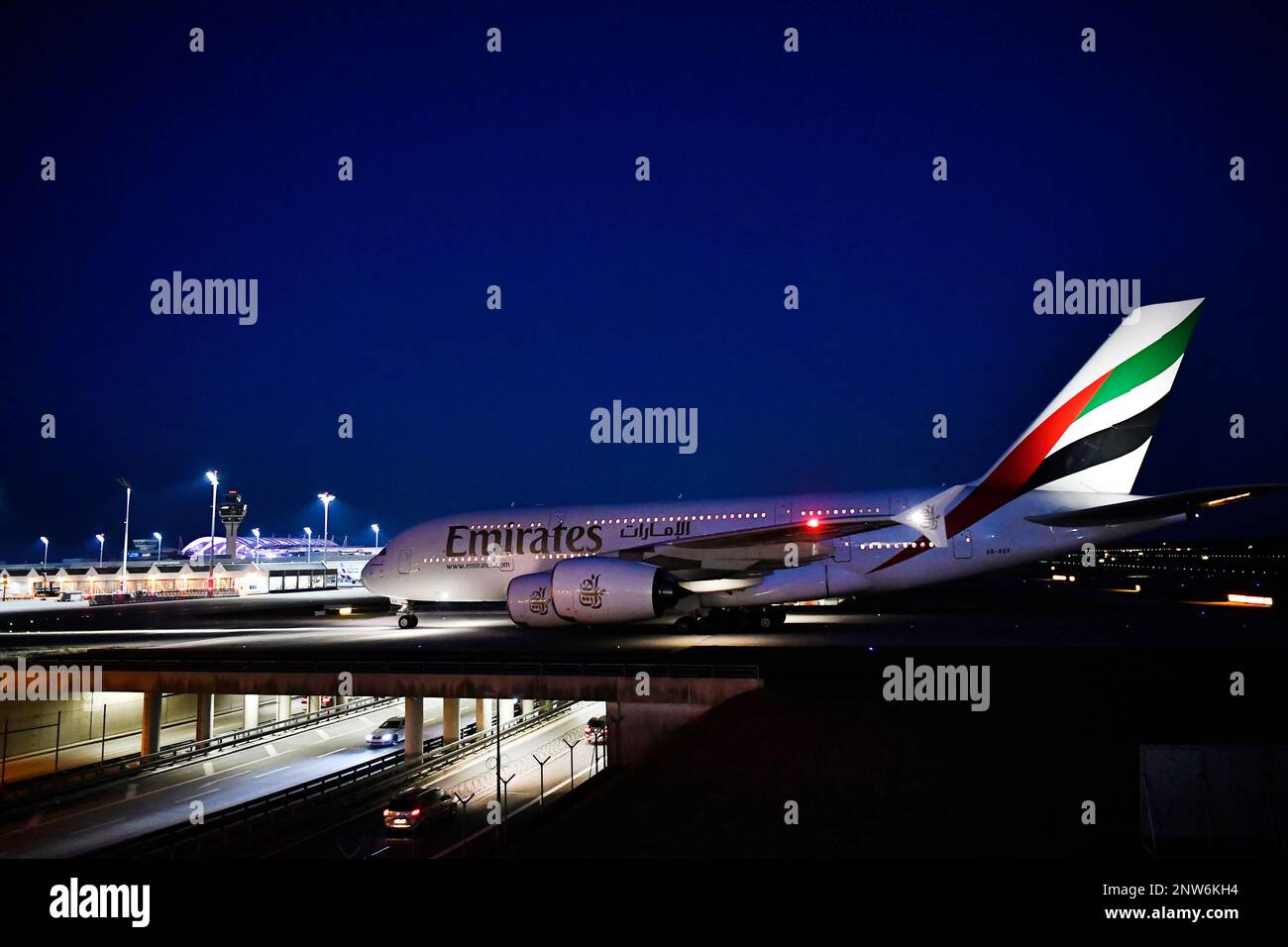 Airbus a380 emirates bridge hi-res stock photography and images - Alamy