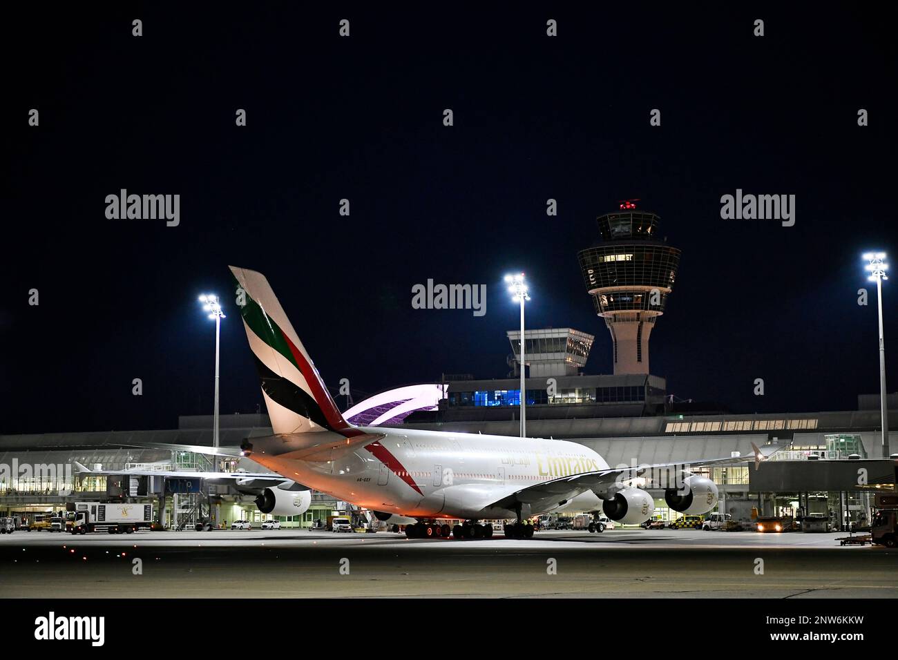 Emirates, Emirates Airways, Airlines, Airbus, A380-800, A 380, 800 ...
