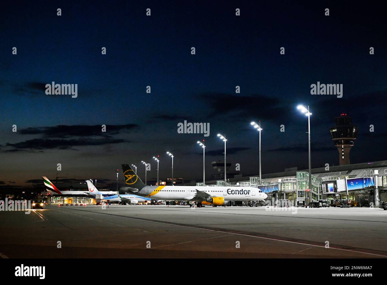 Aircraft, Line Up, Terminal 1, Condor, TUI, Emirates, Munich Airport ...