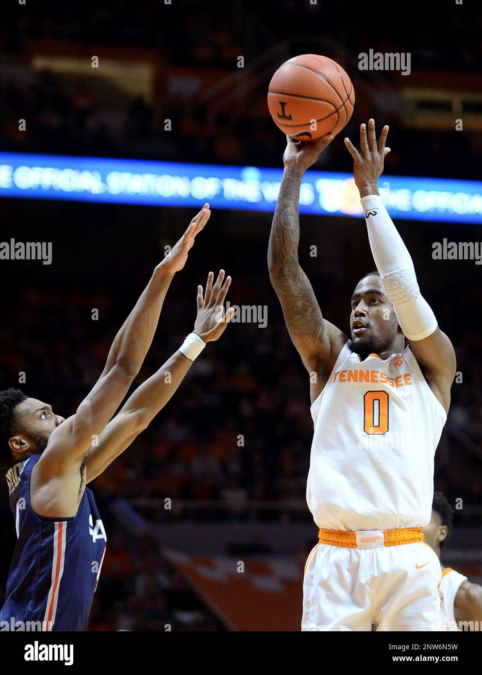 Tennessee guard Jordan Bone (0) shoots over Samford's Myron Gordon (4 ...