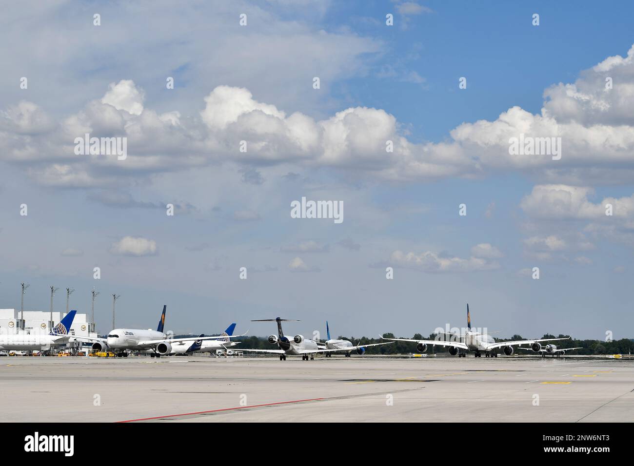 Overview, View, Panorama, Landscape, Aircrafts, Traffic, Rolling ...