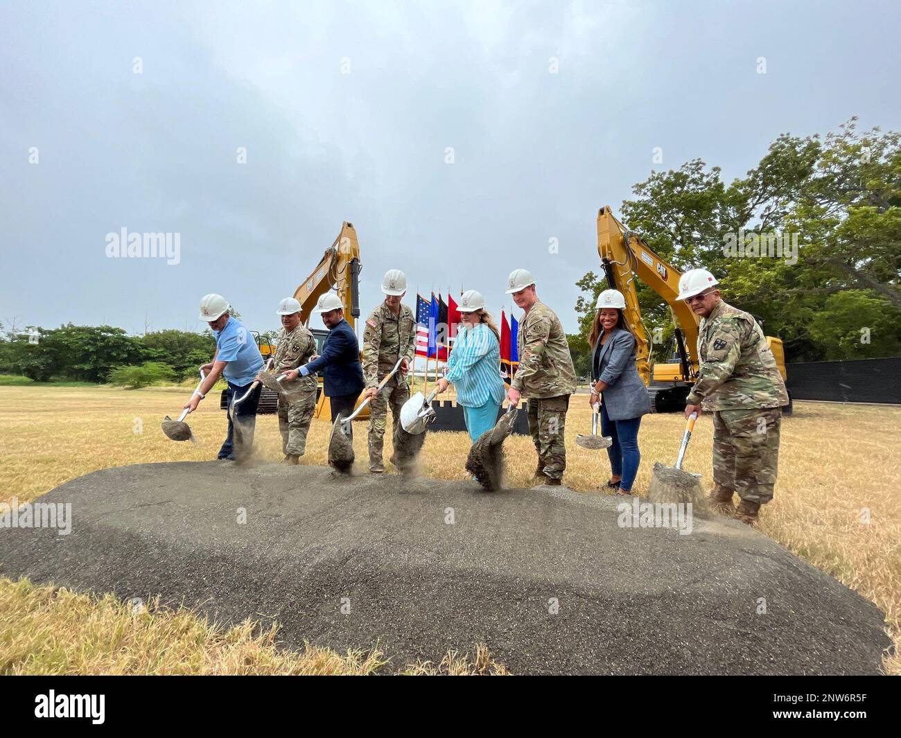 From left to right: Contractor of the project; BG Miguel Méndez, Acting ...