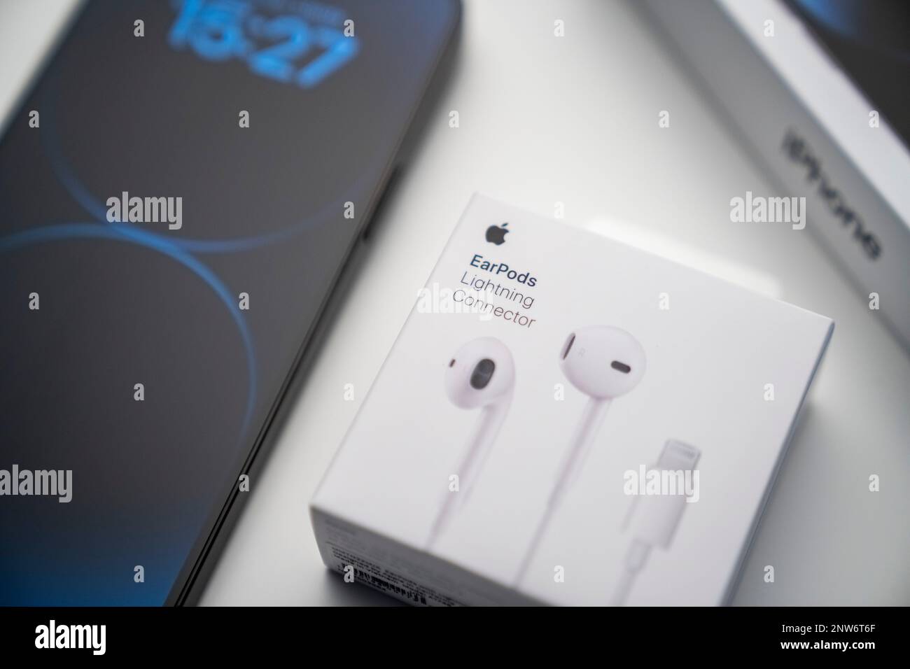 New iPhone 14 pro max and Apple Earpods, Airpods white earphones for ...