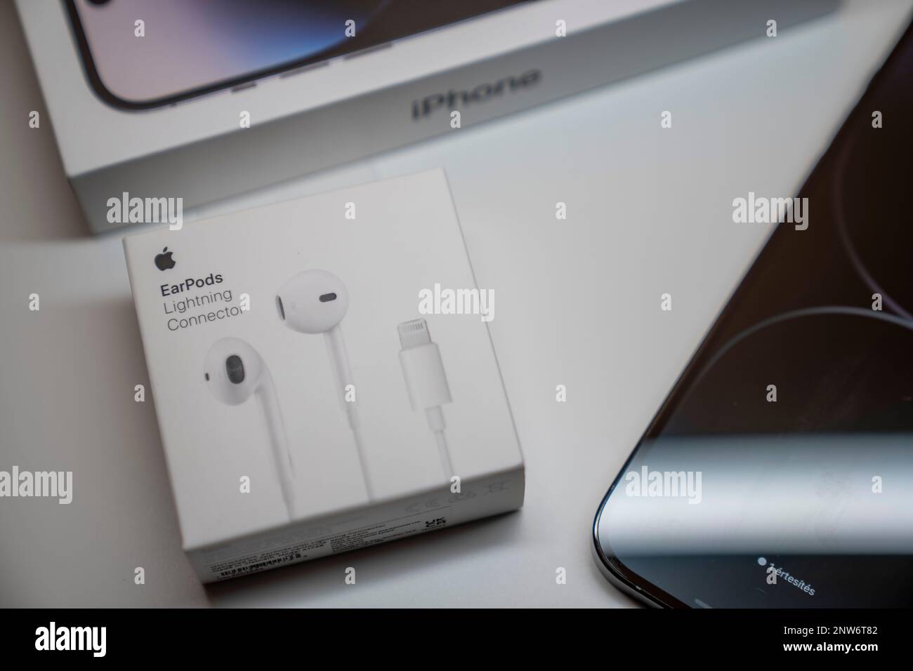 New iPhone 14 pro max and Apple Earpods, Airpods white earphones for ...