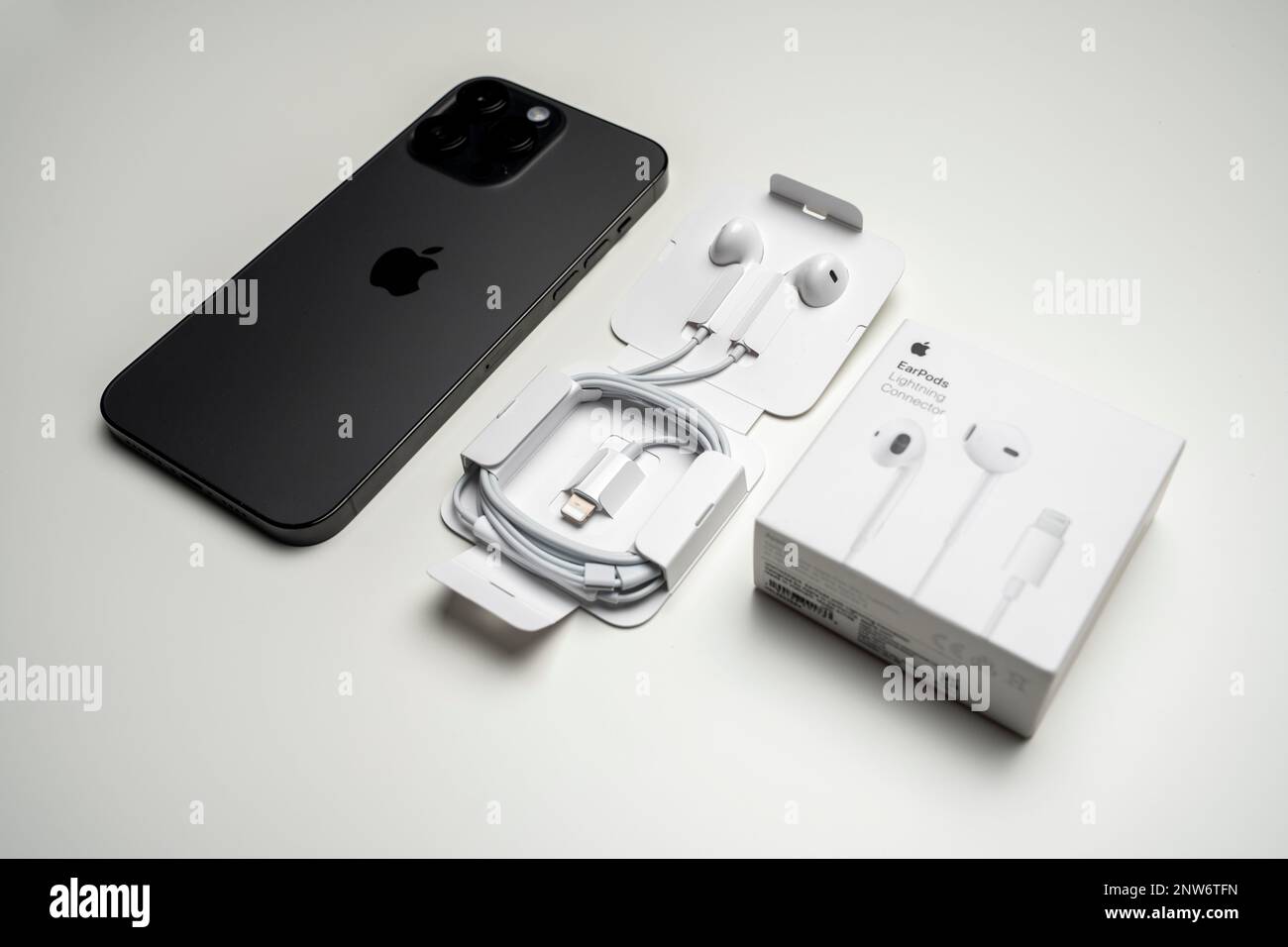 New iPhone 14 pro max and Apple Earpods, Airpods white earphones for ...