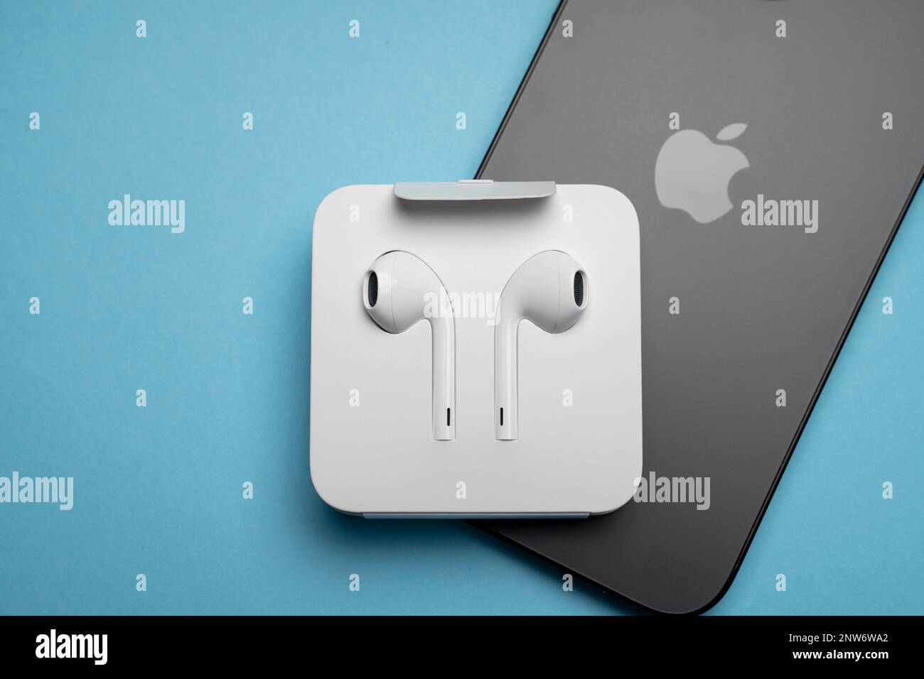 New iPhone 14 pro max and Apple Earpods, Airpods white earphones for ...