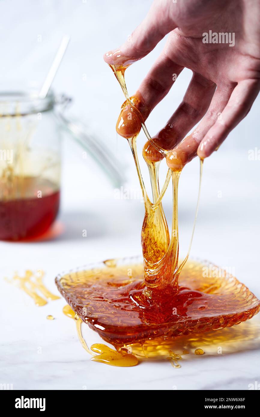 Liquid sugar threads hi-res stock photography and images - Alamy