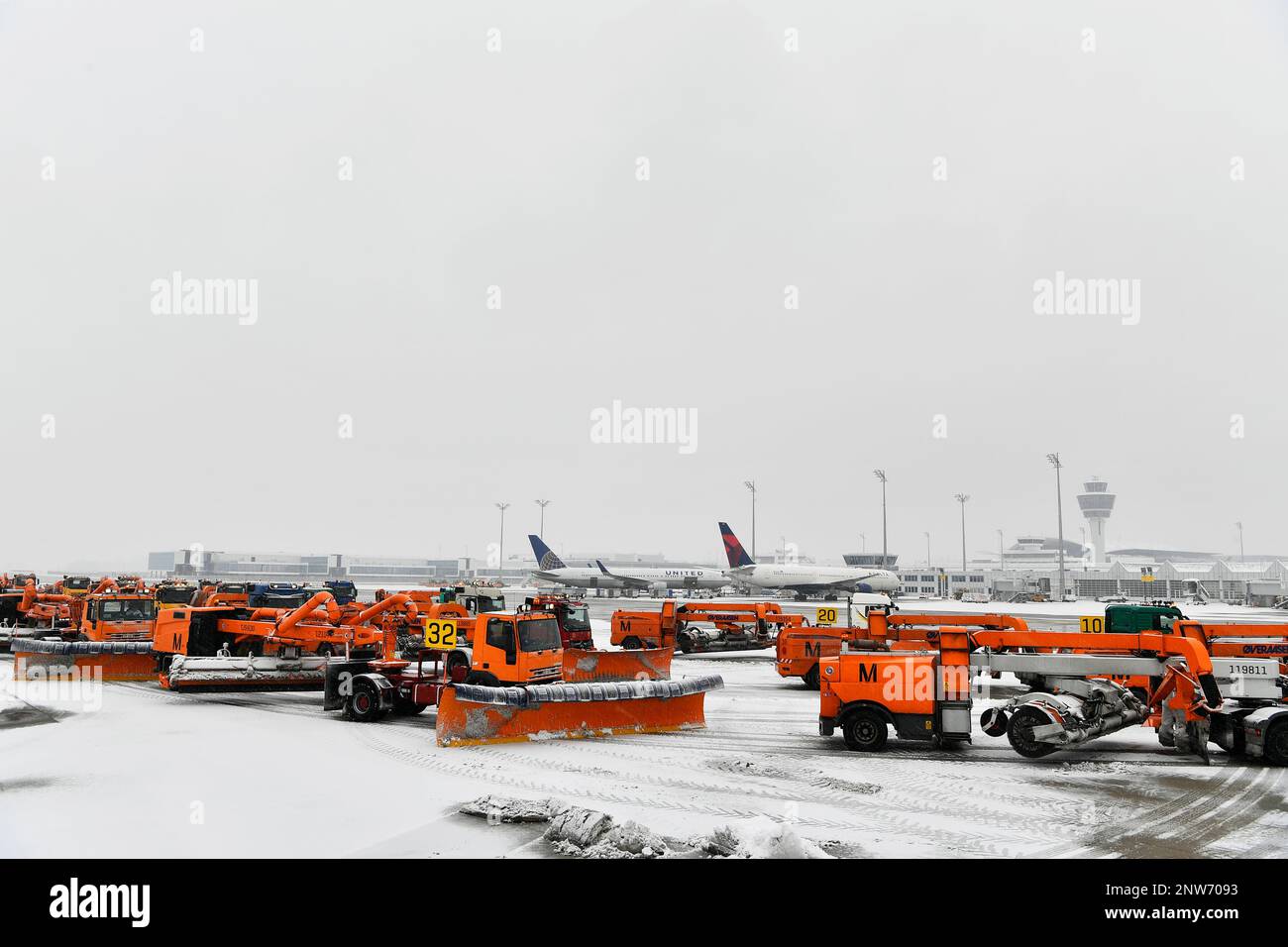 Snow Blower, Snow Plow, Snowplough, Tractor, Truck, Munich Airport ...