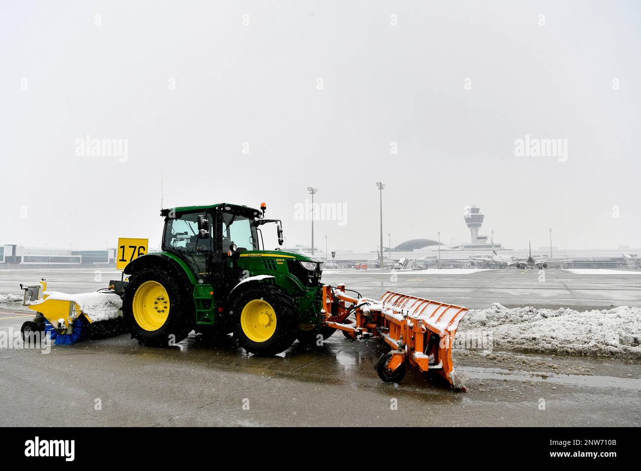 Snow Blower, Snow Plow, Snowplough, Tractor, Truck, Munich Airport ...