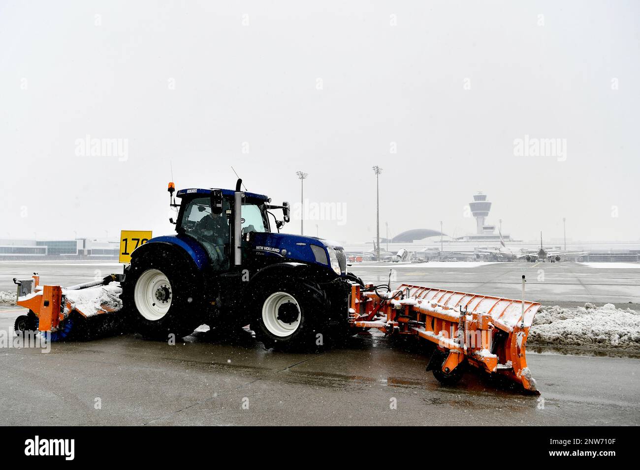 Snow Blower, Snow Plow, Snowplough, Tractor, Truck, Munich Airport ...