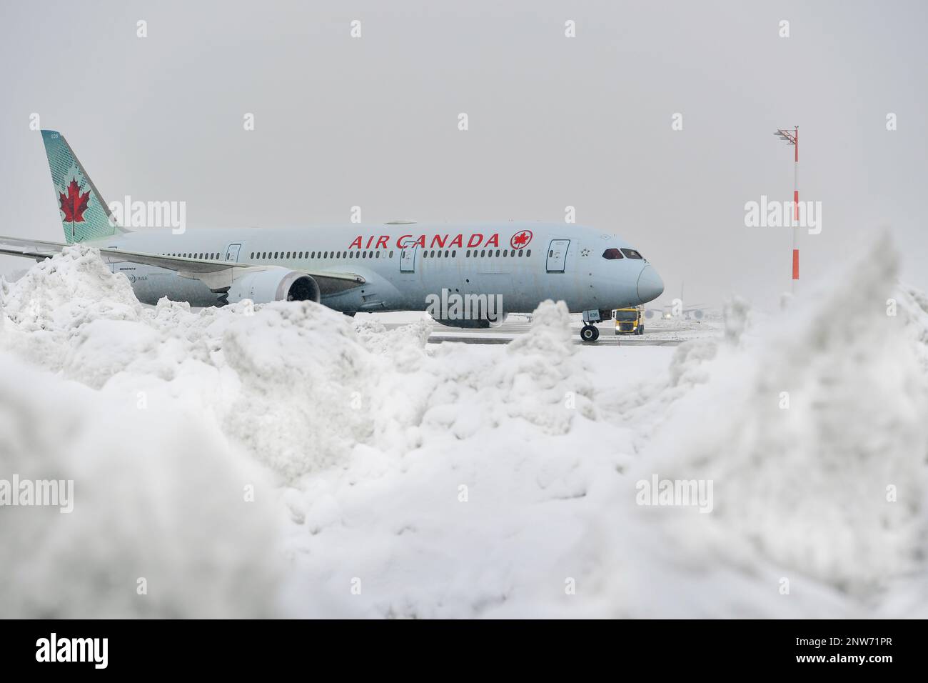 Air Canada, B787-900, Boeing, Aircraft, winter, snow, snowfall ...