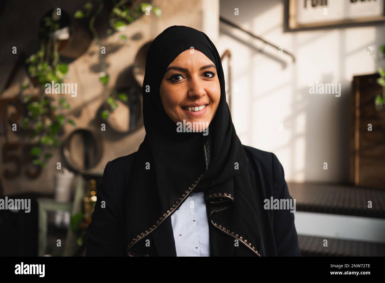 Portrait of arabic woman with veil smiling Stock Photo - Alamy