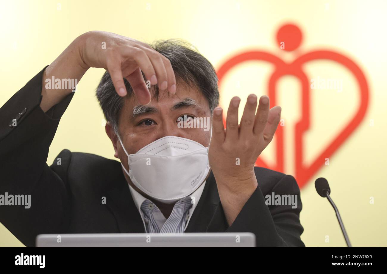 Dr Eric Lim Chaw-hyon, Expert Advisor, attends a press conference on ...