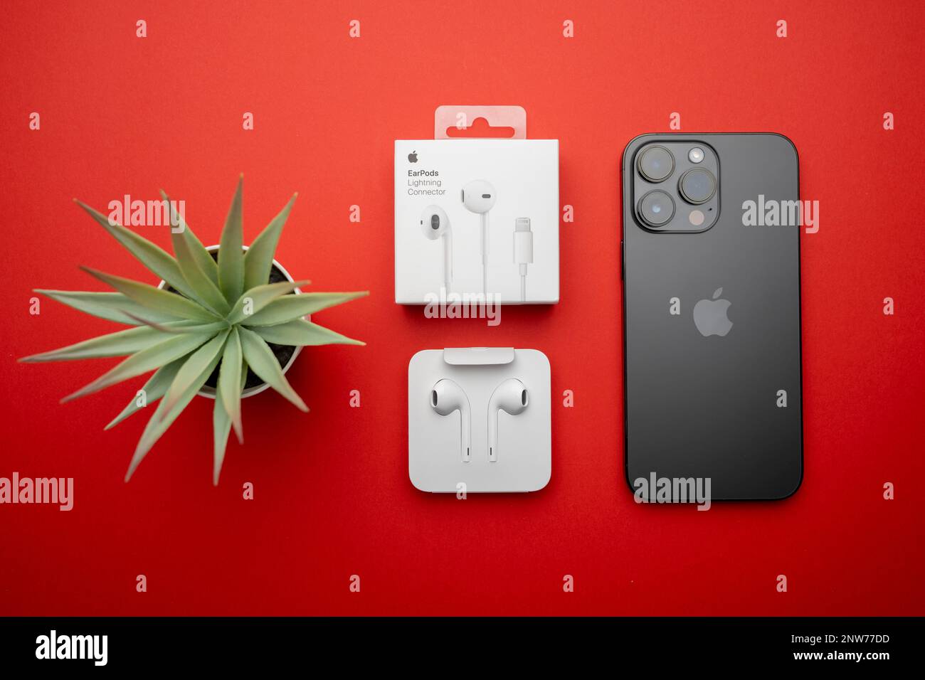 New iPhone 14 pro max and Apple Earpods, Airpods white earphones for ...