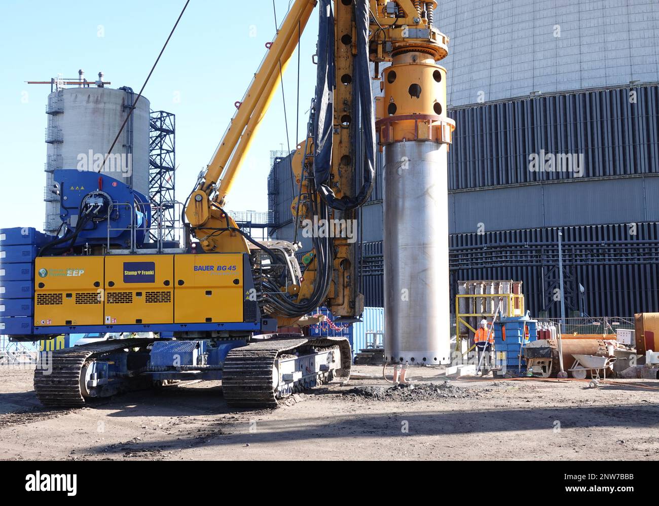 Hamburg, Germany. 28th Feb, 2023. A rotary drilling rig bores into the ...