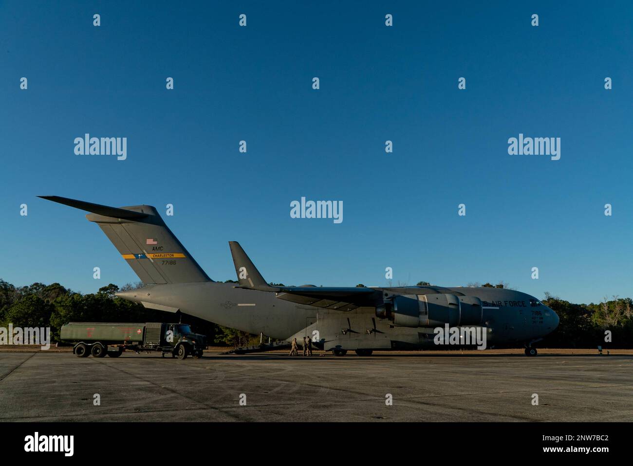 A 437th Airlift Wing C-17 Globemaster III participates in an integrated ...