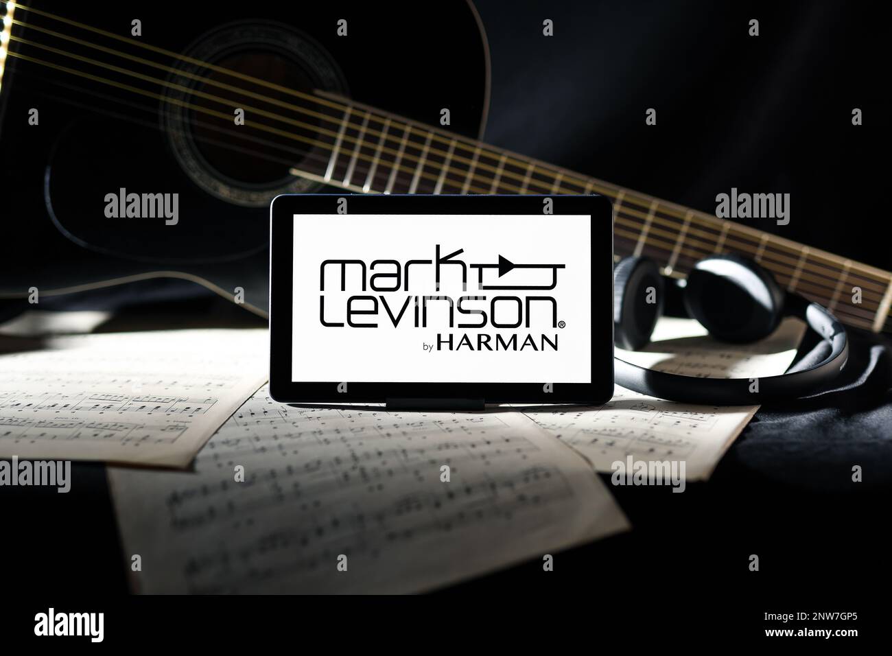 Mark levinson logo hi-res stock photography and images - Alamy
