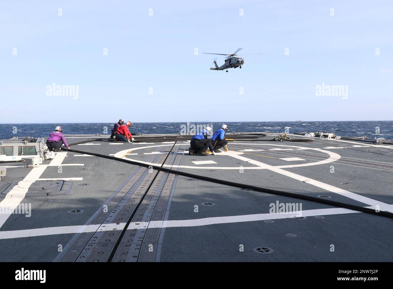 SAGAMI WAN, Japan (Jan. 23, 2023) Howard Sailors prepare for helicopter ...