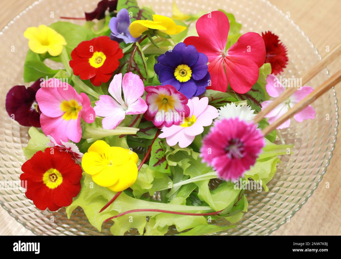 Edible flowers, flowers that can be eaten safely, are pictured in ...