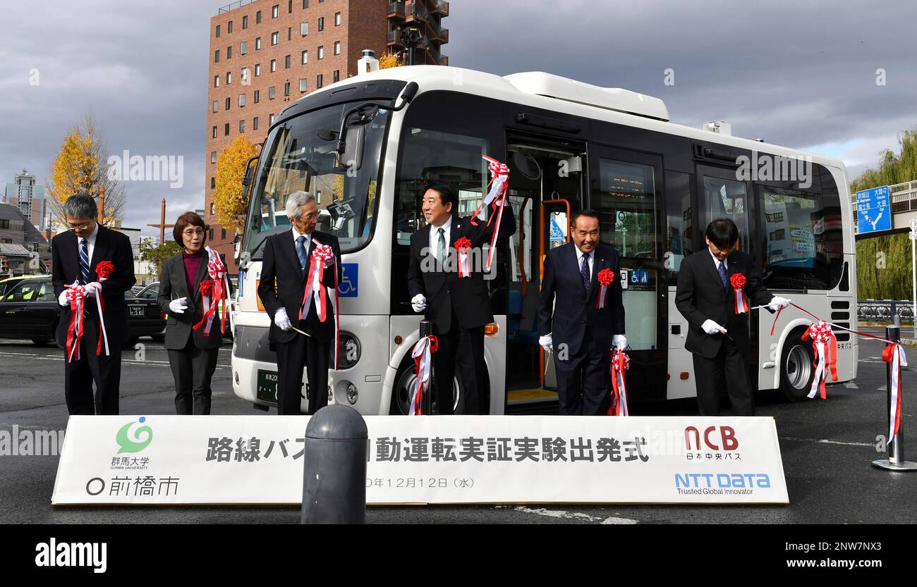 Automatic driving bus is opened to media before the demonstration ...
