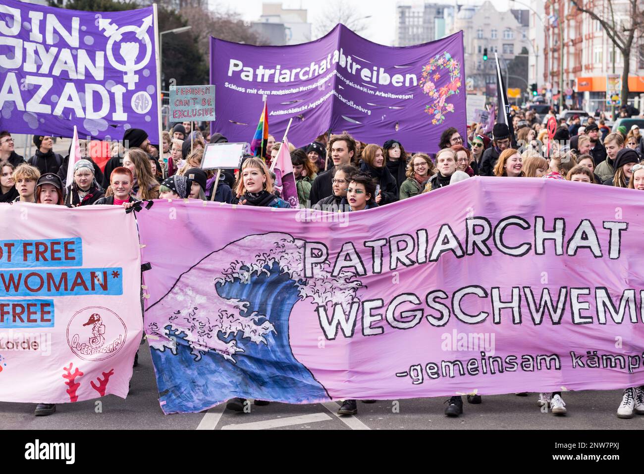 Fighting structure hi-res stock photography and images - Alamy