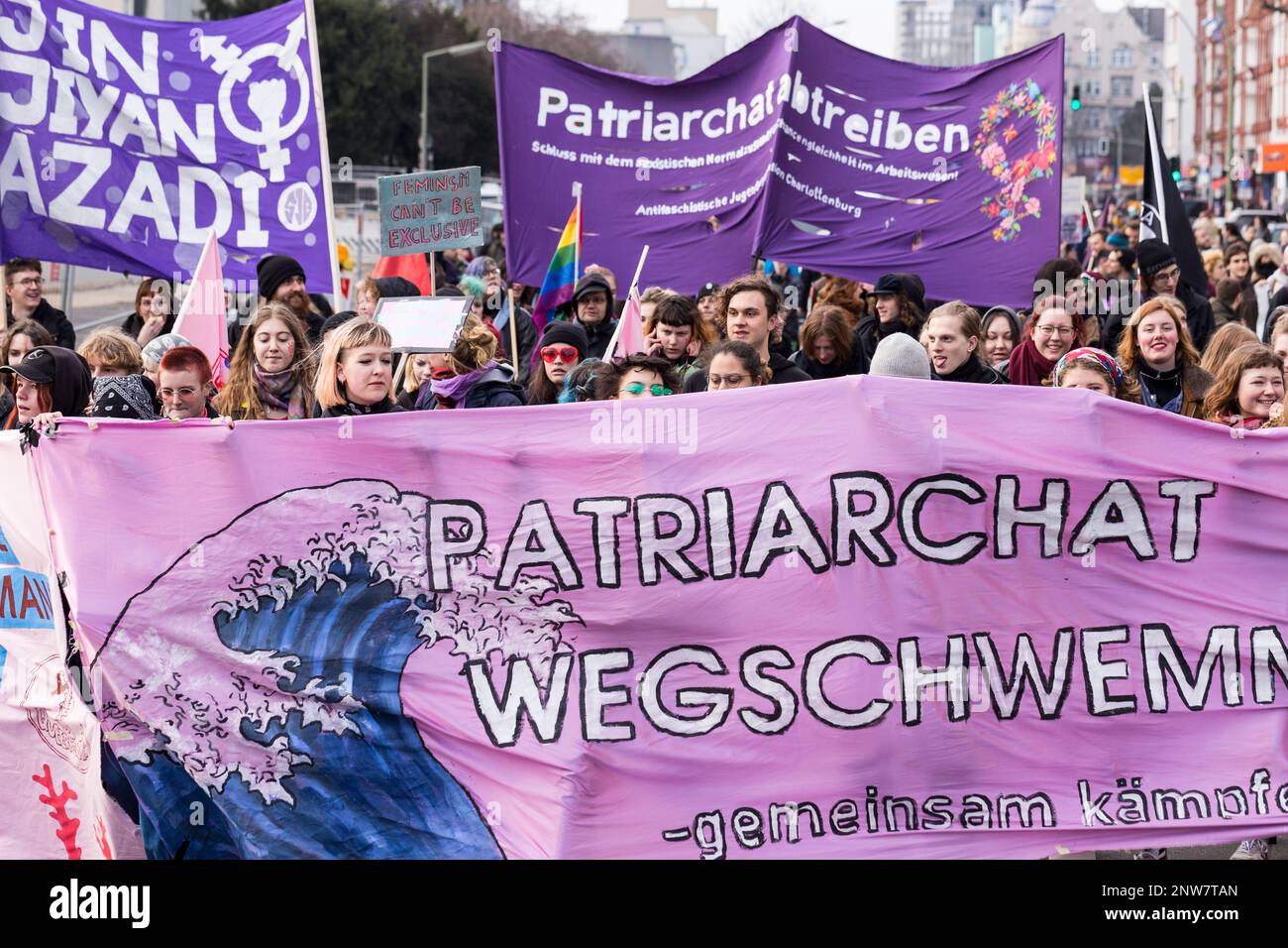 Fighting structure hi-res stock photography and images - Alamy