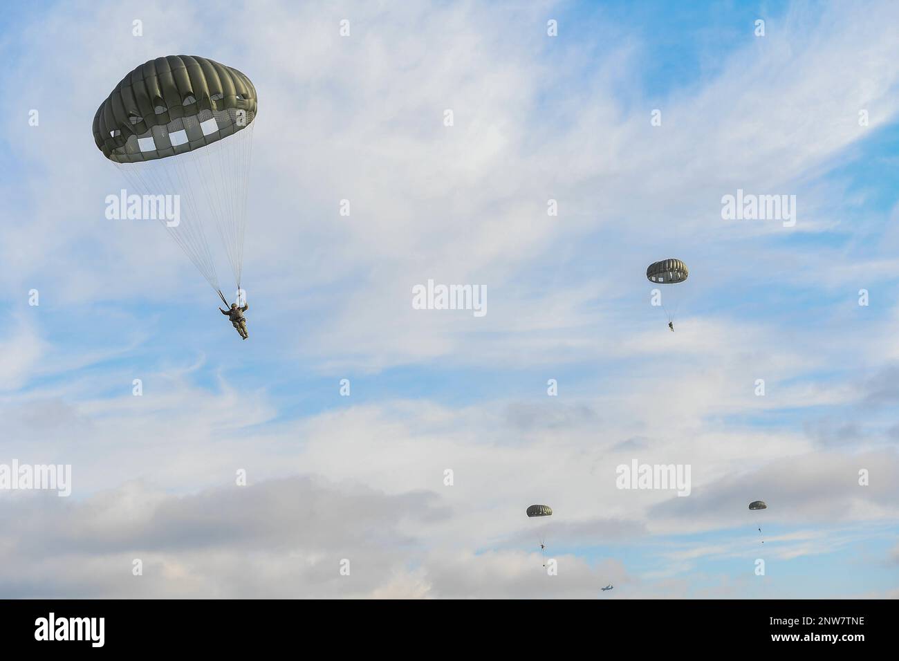 U.S. Army paratroopers from the 173rd Airborne Brigade and 1st ...