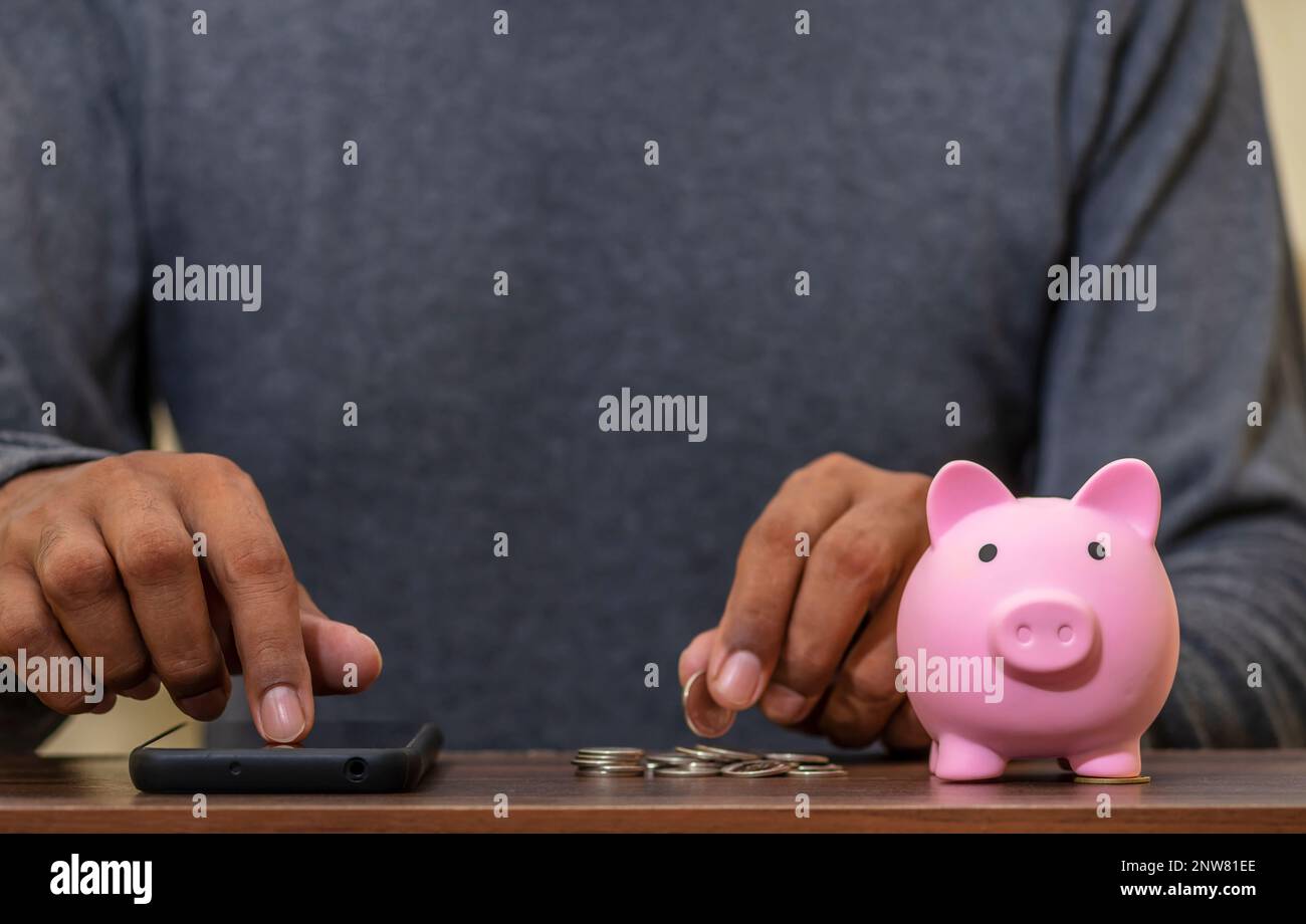 Investor online saving concept, Online Investment Savings, Online Stock ...