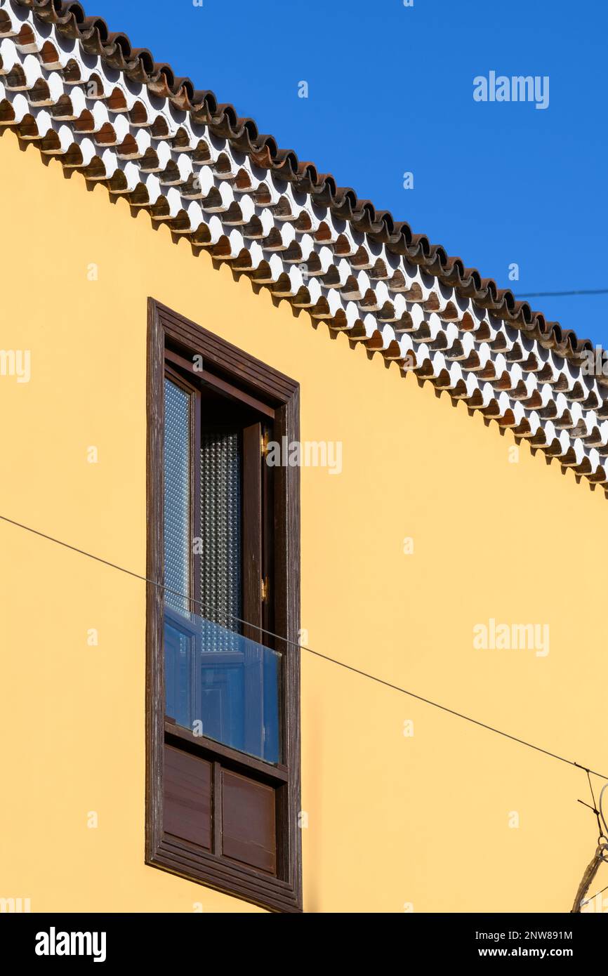 Genoise eaves hi-res stock photography and images - Alamy