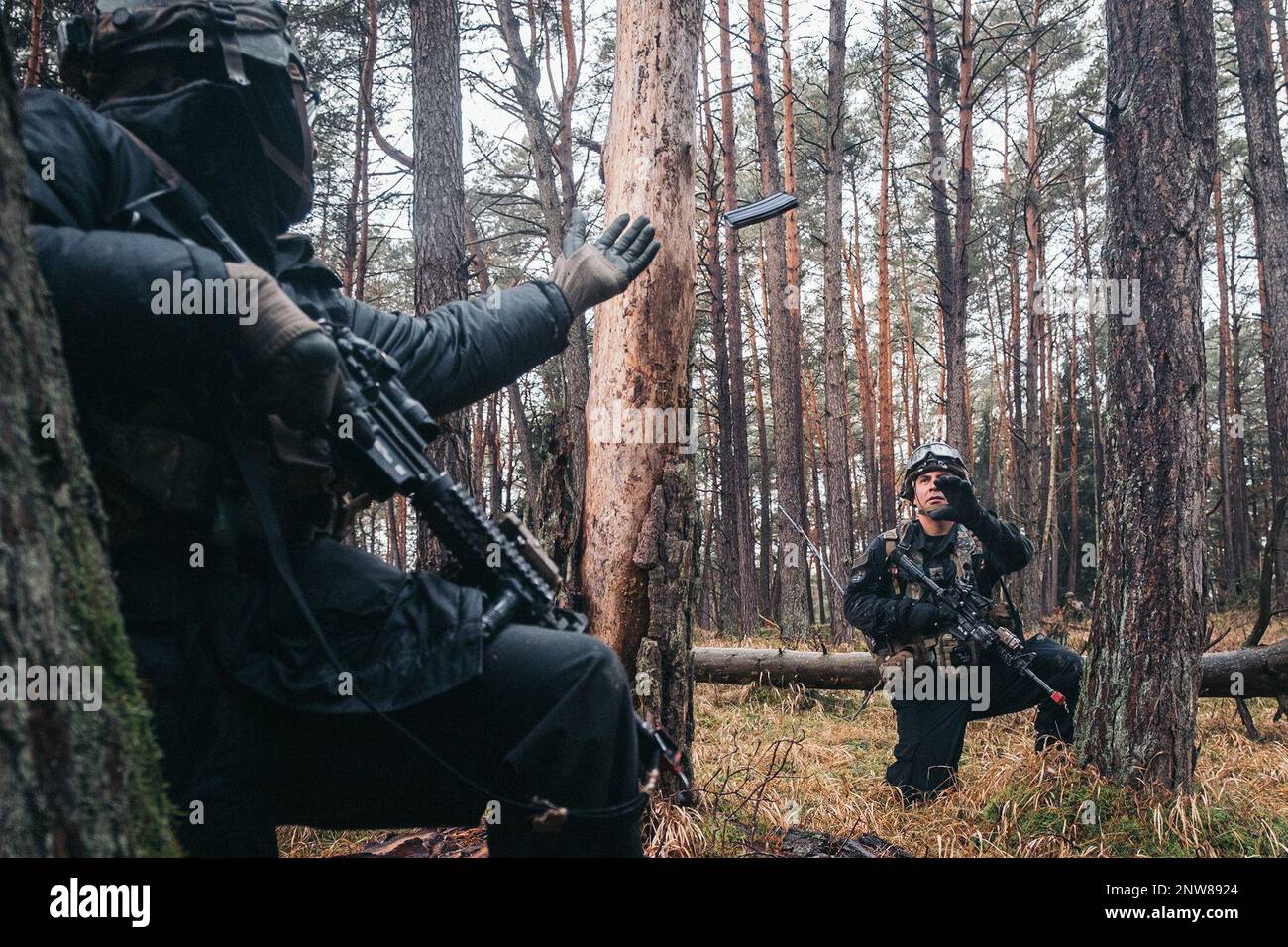 U.S. Soldiers, assigned to the 1st Infantry Battalion, 4th Infantry ...