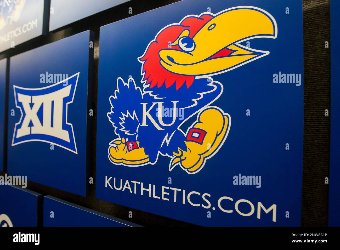 Wofford Basketball Logo