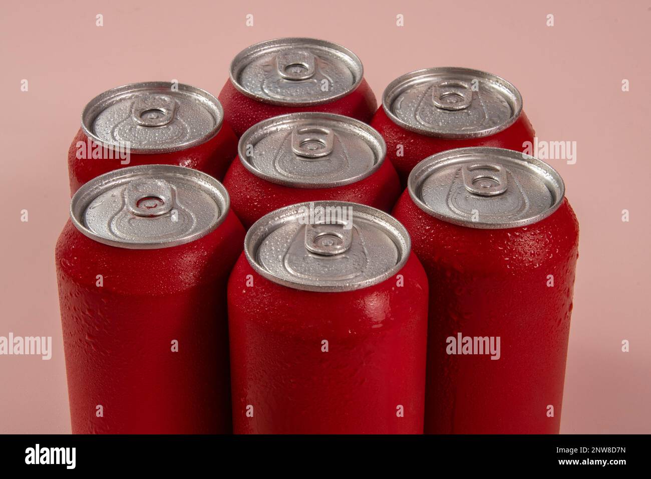 Group of aluminum soda cans, chilled, frozen and with water drops Stock ...