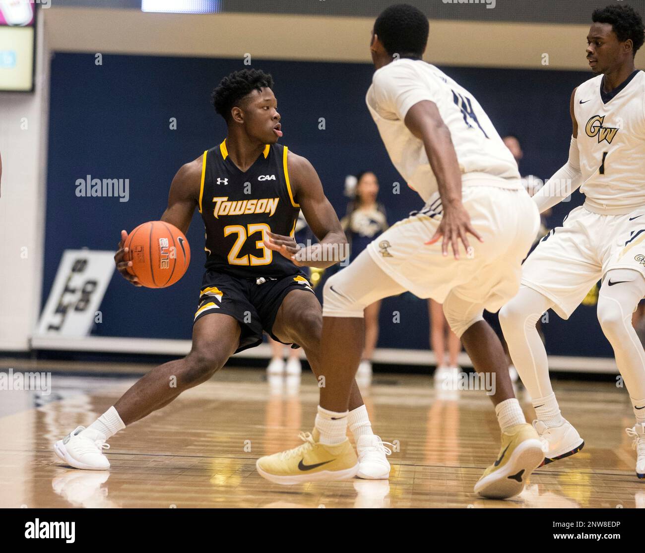 WASHINGTON, DC - DECEMBER 05: George Washington Colonials guard Maceo ...