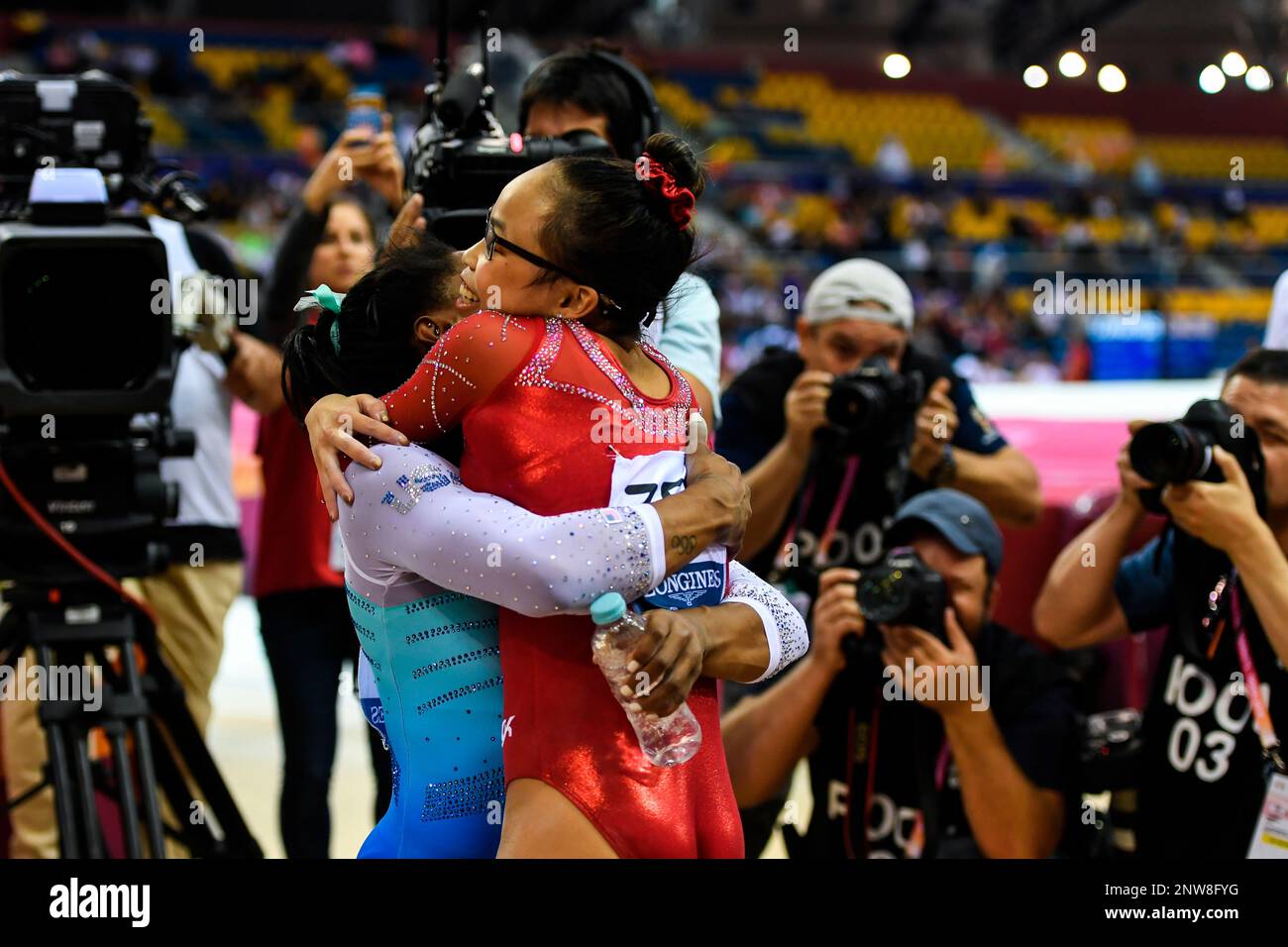 November 1, 2018 - Doha, Qatar - SIMONE BILES and MORGAN HURD celebrate ...