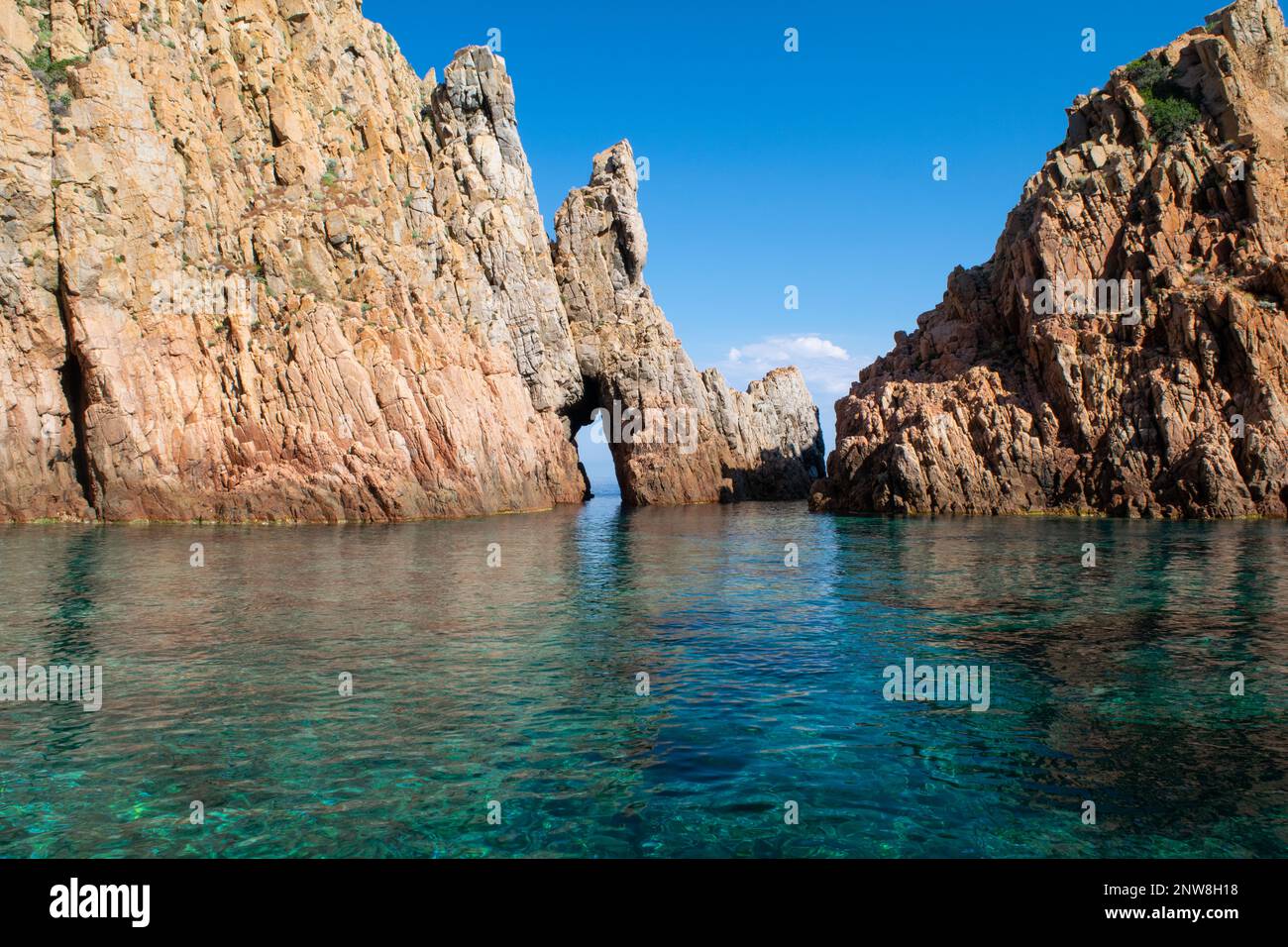 Calanques de Piana, piscines naturelles du Capo Rosso, paysages de ...