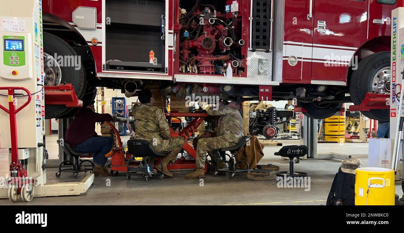 M1142 tactical fire fighting truck hi-res stock photography and images ...