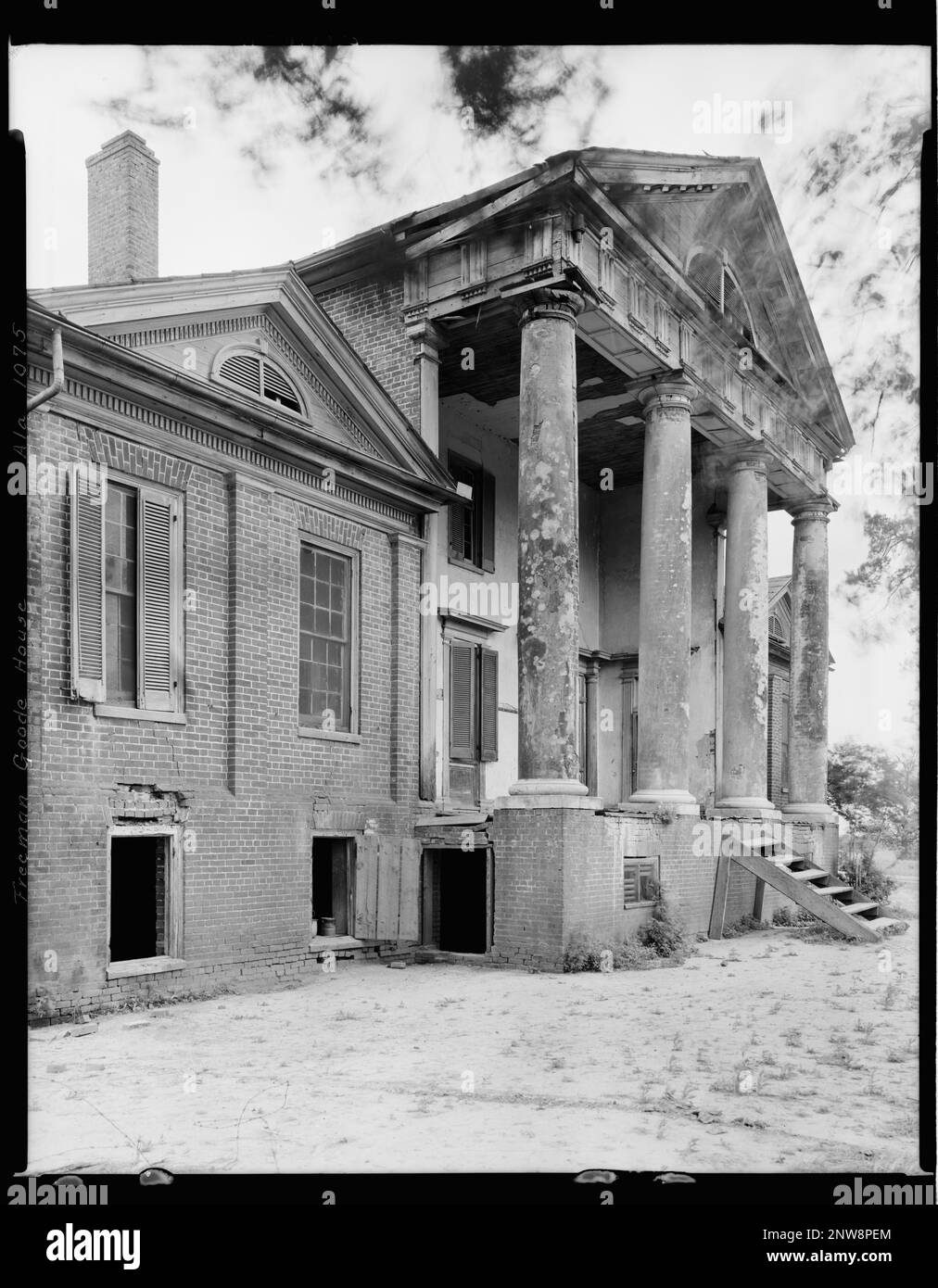 Carnegie mansion Black and White Stock Photos & Images - Alamy