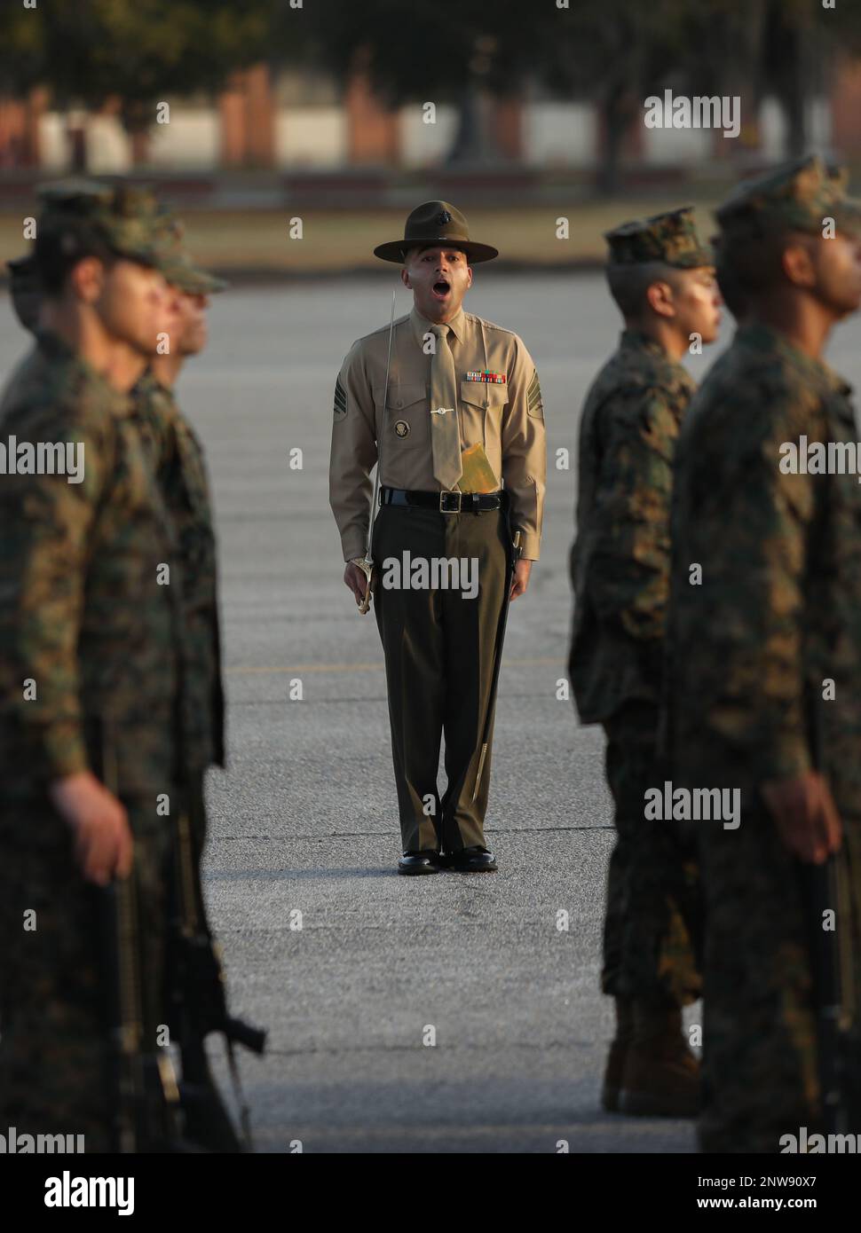 Recruits from Hotel Company, 2nd Recruit Training Battalion ...
