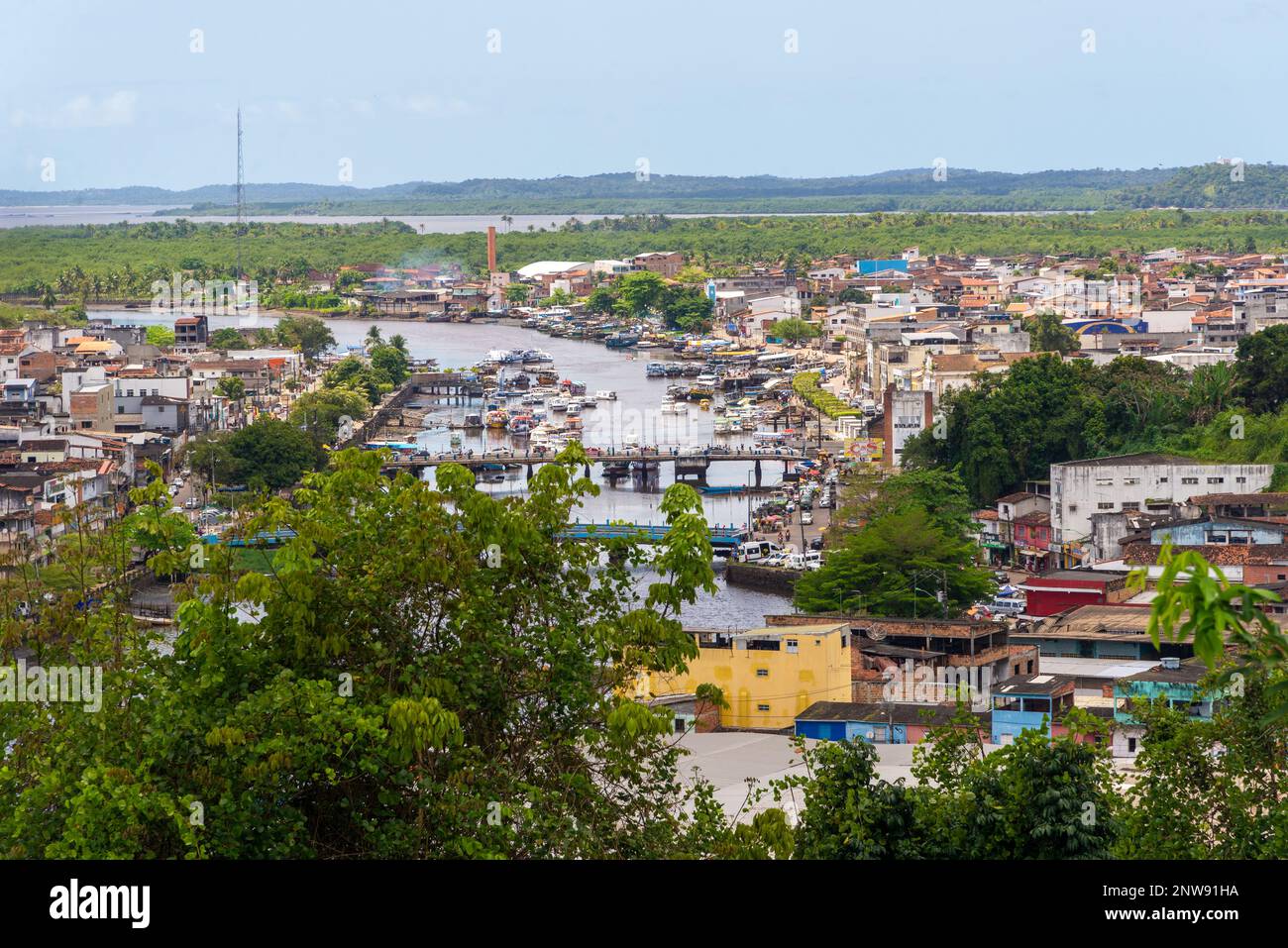 Top 10 landscape hi-res stock photography and images - Alamy