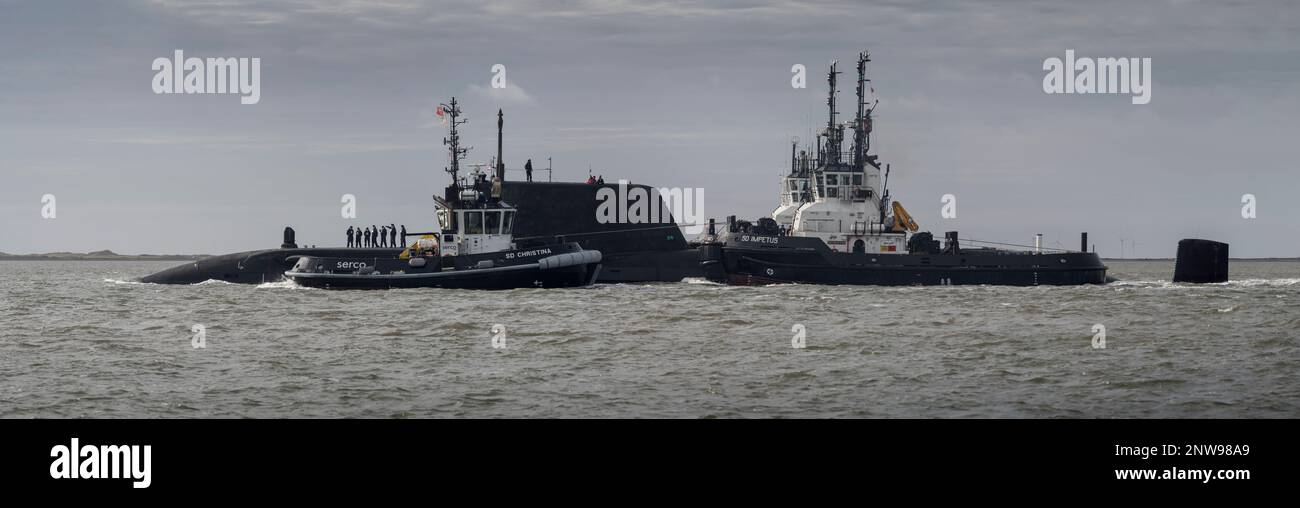 HMS Anson (S123) departing BAE Systems in Barrow-in-Furness (England ...