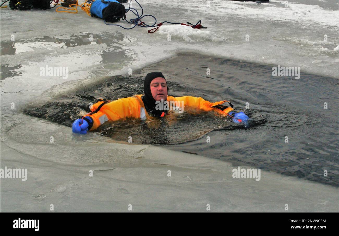 Surface ice rescue training hi-res stock photography and images - Alamy