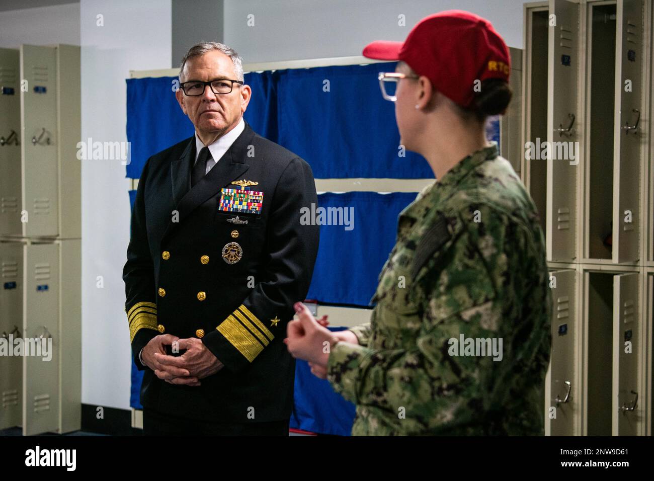 Uss trayer bst 21 hi-res stock photography and images - Alamy