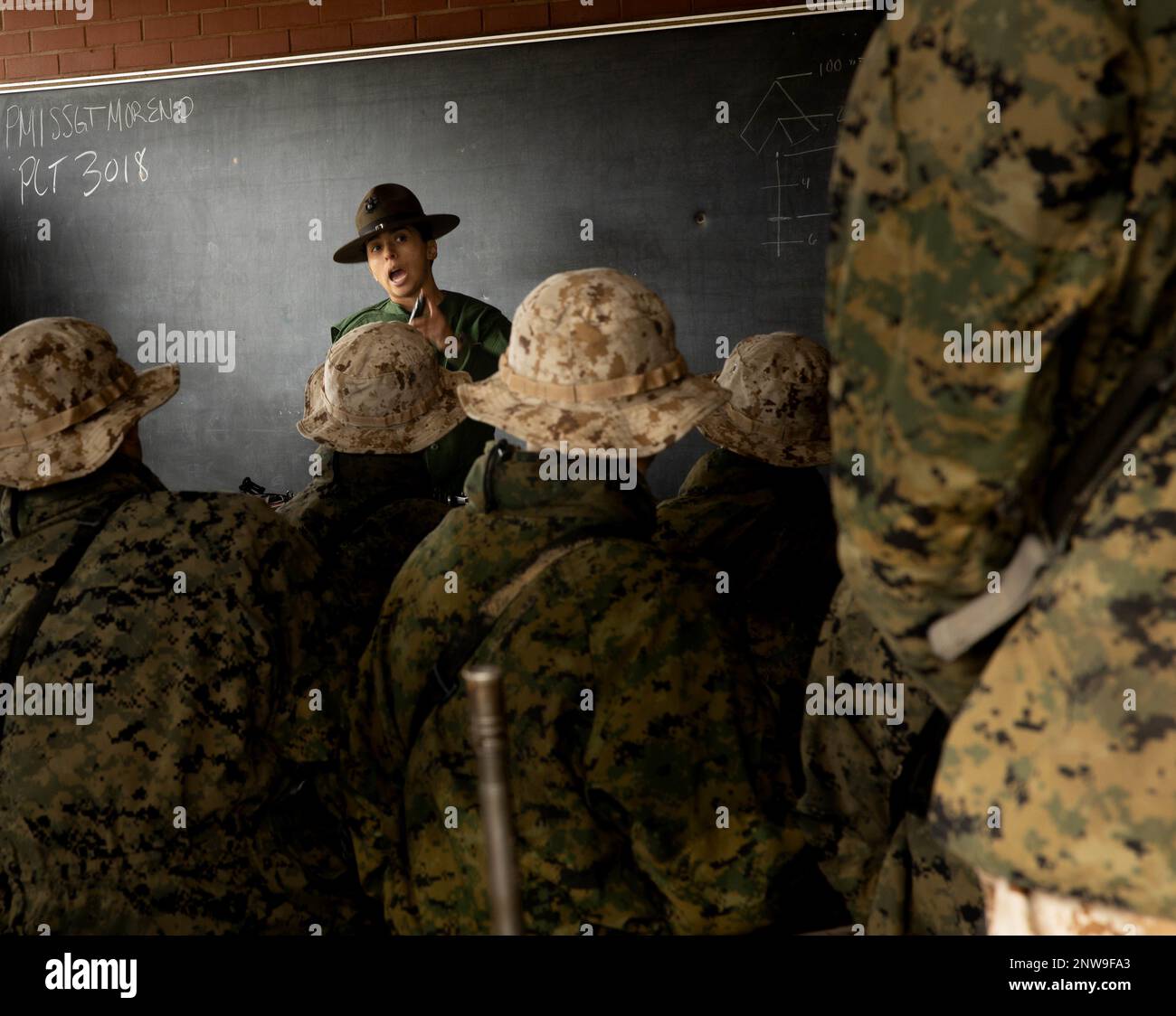 Recruits with Lima Company, 3rd Recruit Training Battalion, begin the ...