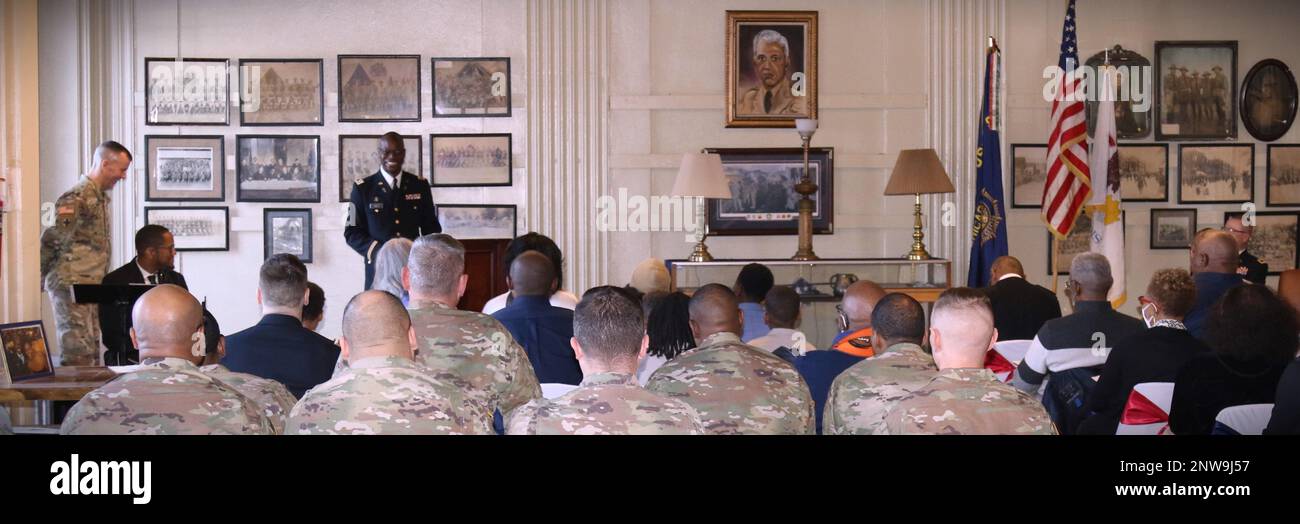 Illinois Army National Guard Chaplain (Lt. Col.) Vince Lambert speaks ...