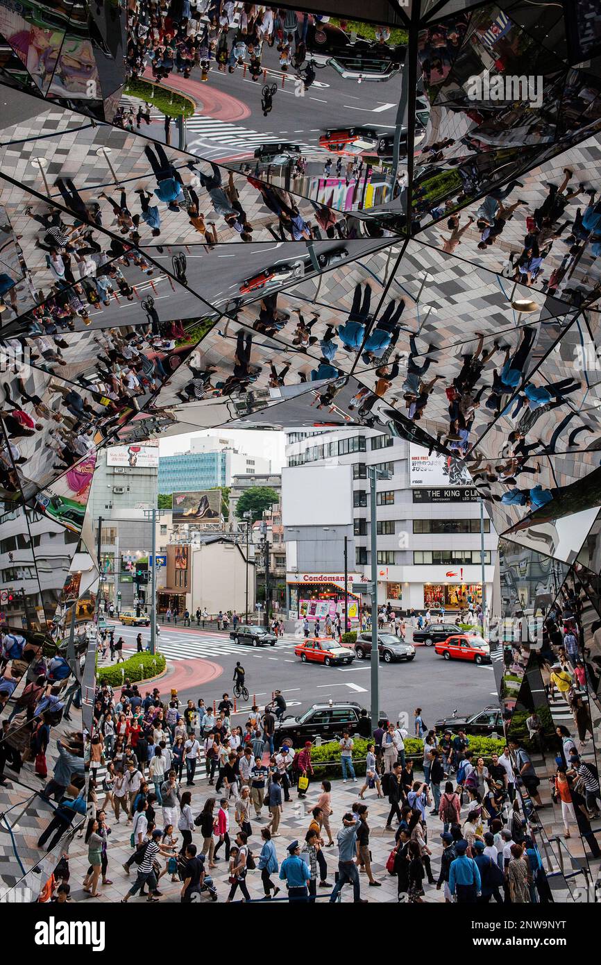Tokyu Plaza by Hiroshi Nakamura, in Omotesando street. Tokyo. Japan ...